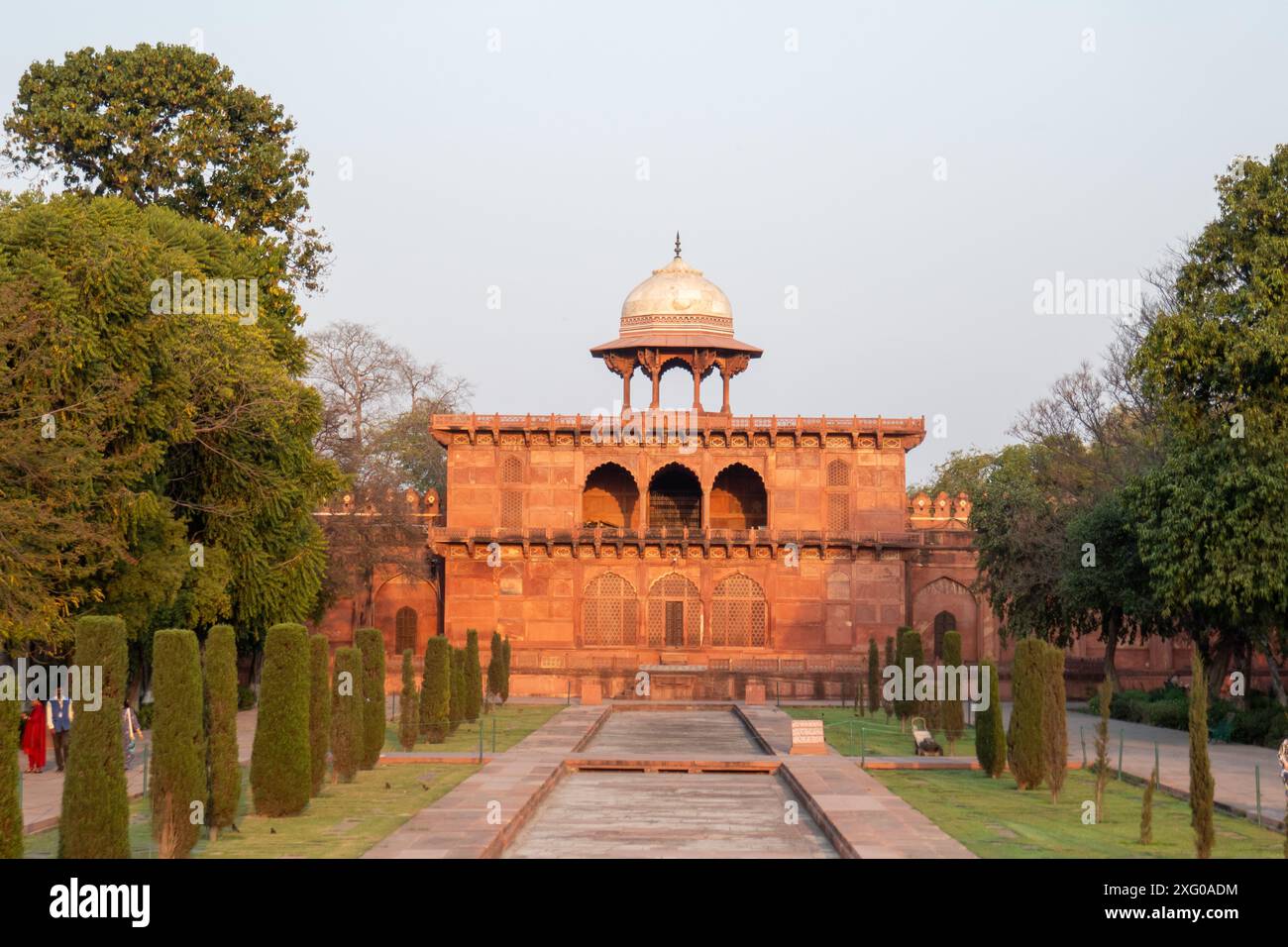 Agra fort red historical hi-res stock photography and images - Alamy