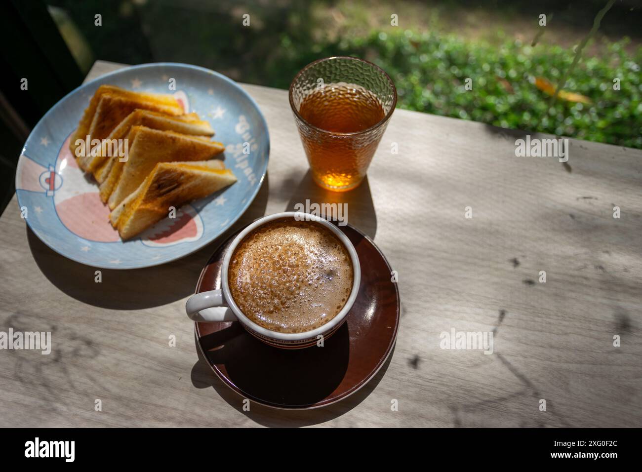 Hot coffee that looks amazing and delicious Stock Photo - Alamy