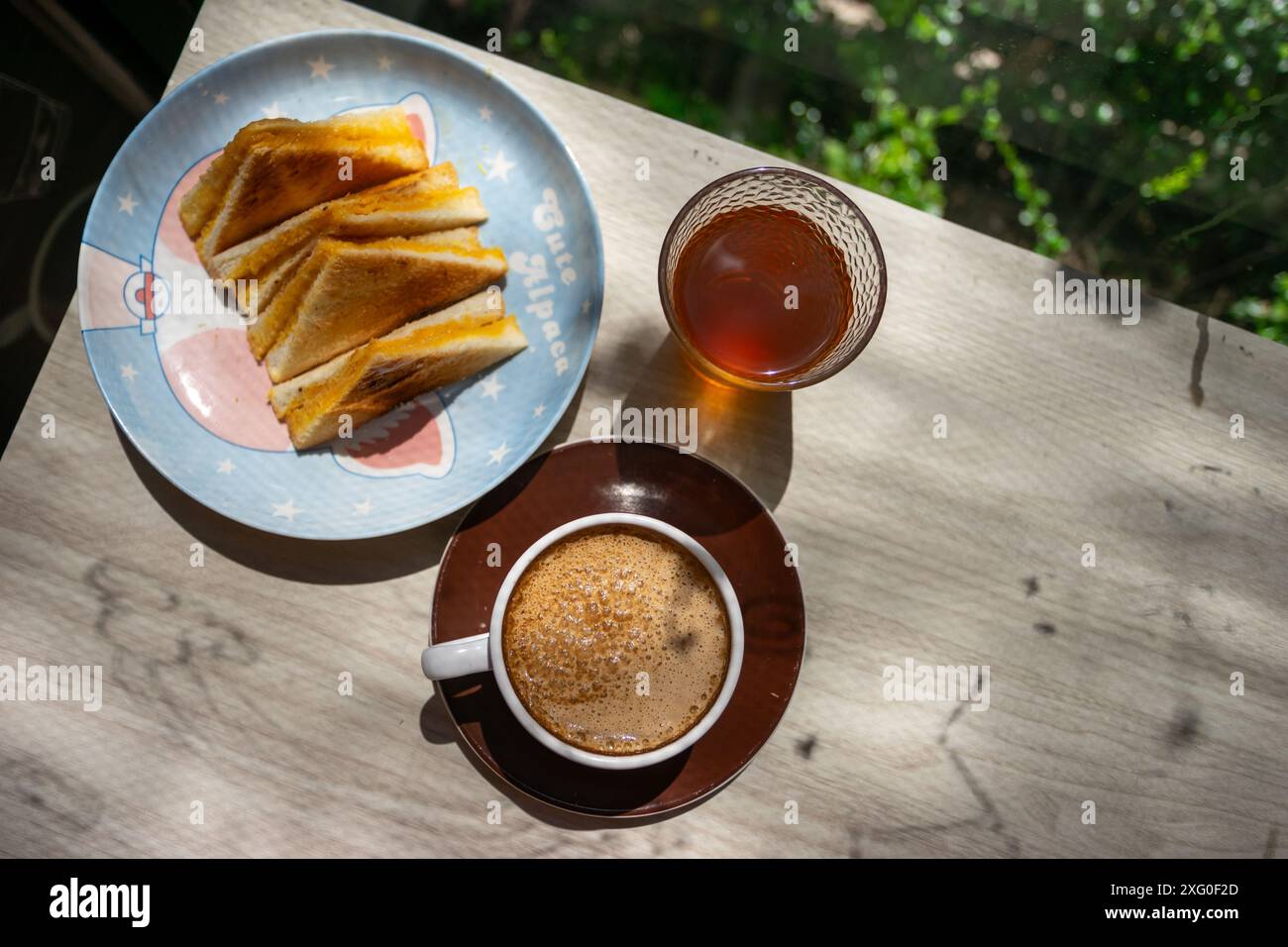 Hot coffee that looks amazing and delicious Stock Photo - Alamy