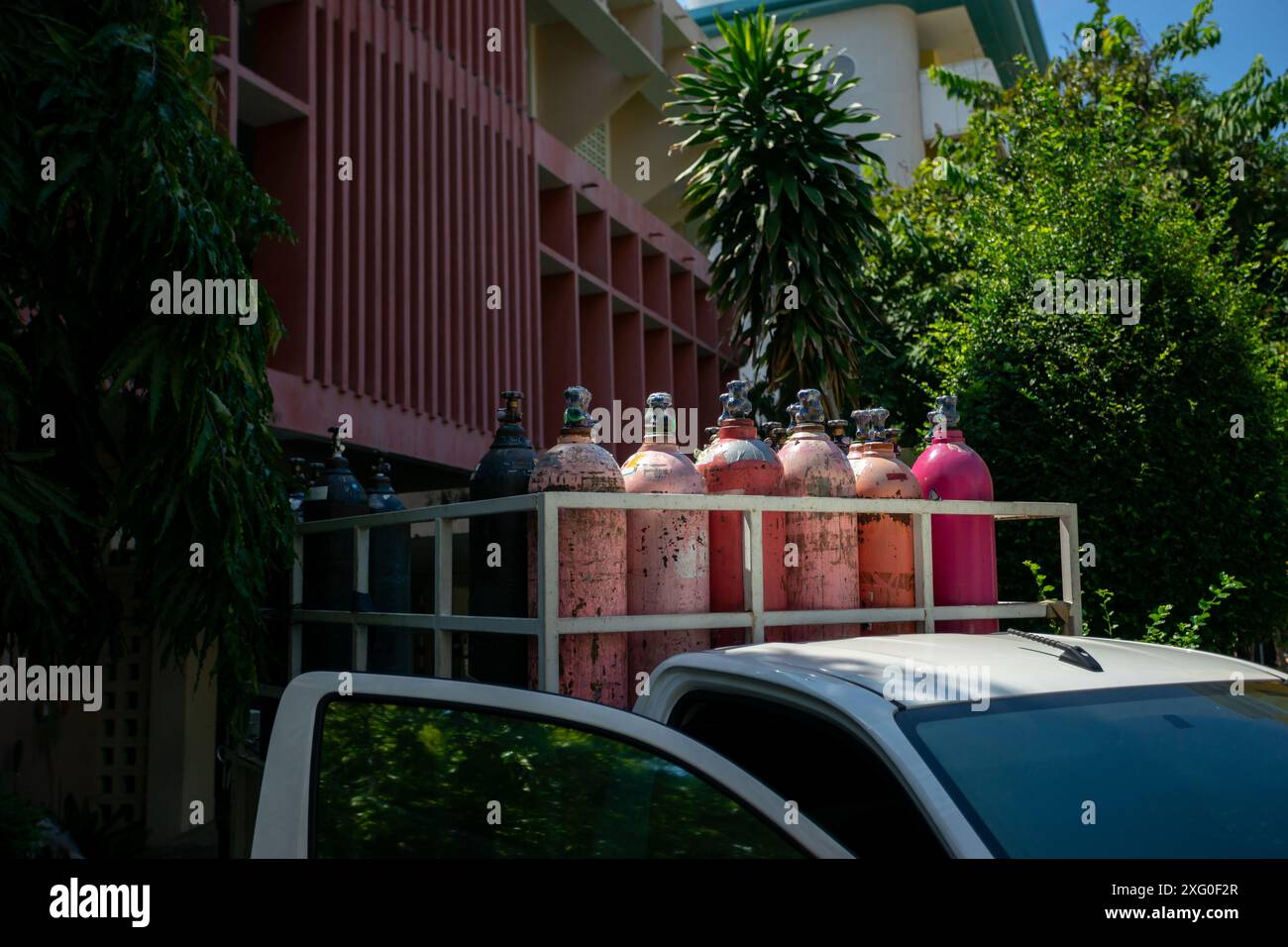 Liquid helium storage tank hi-res stock photography and images - Alamy