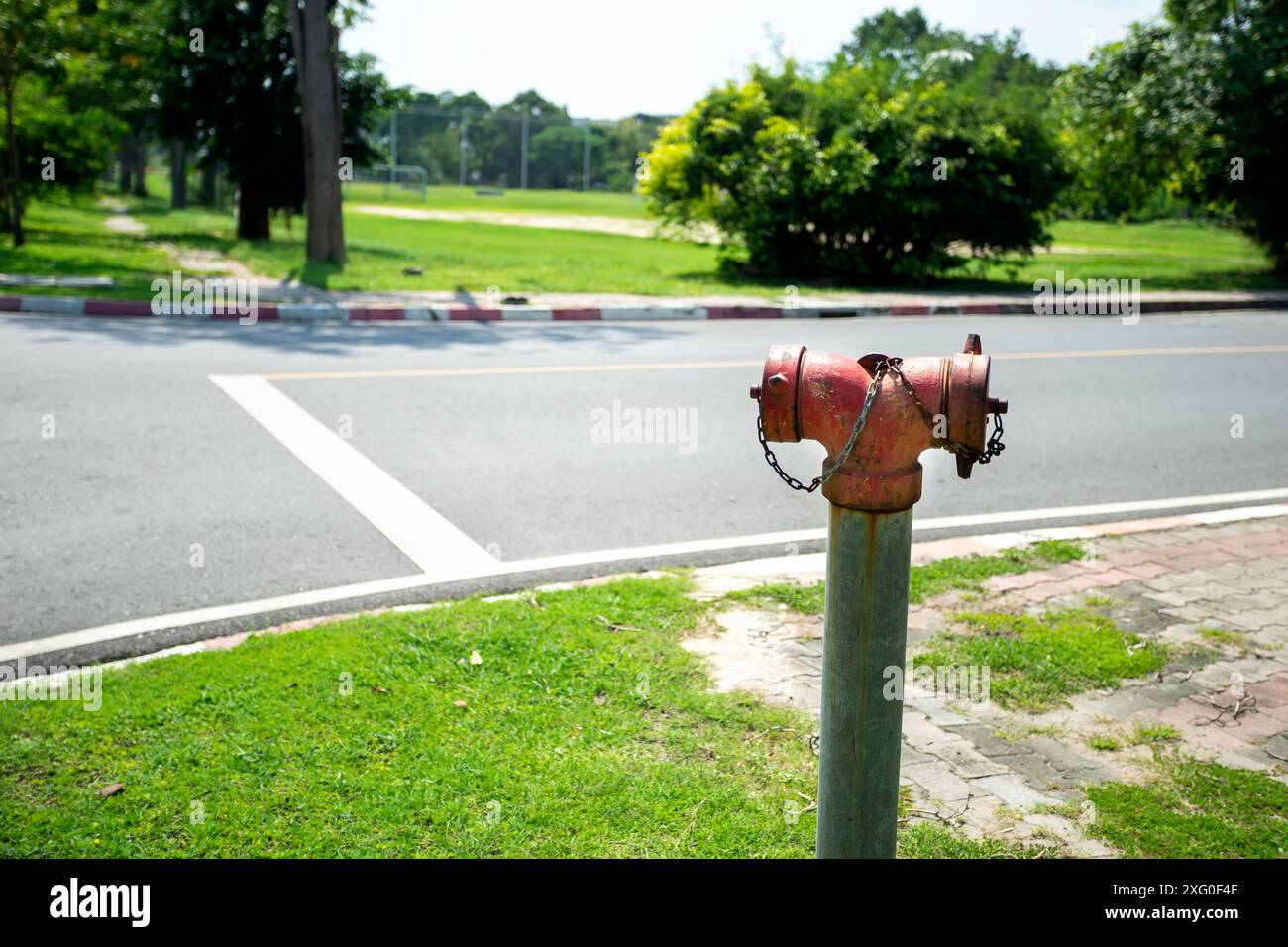 Fire extinguishing plug hi-res stock photography and images - Alamy