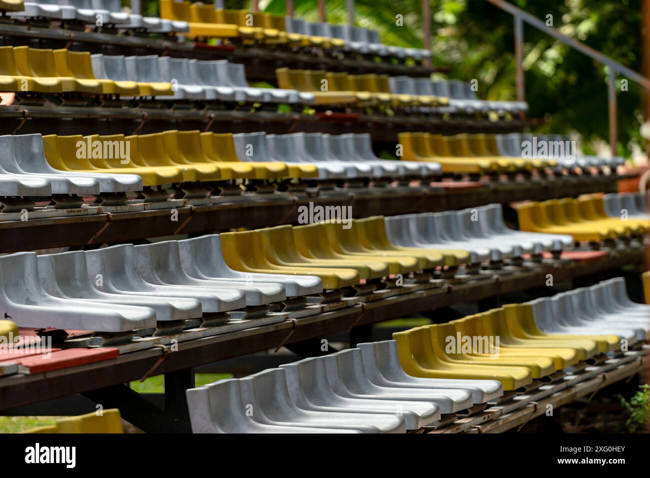 Sitting grandstand hi-res stock photography and images - Alamy