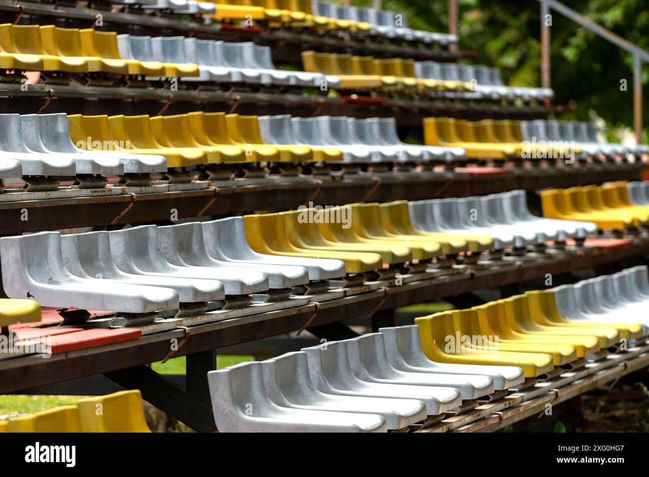 Sitting grandstand hi-res stock photography and images - Alamy
