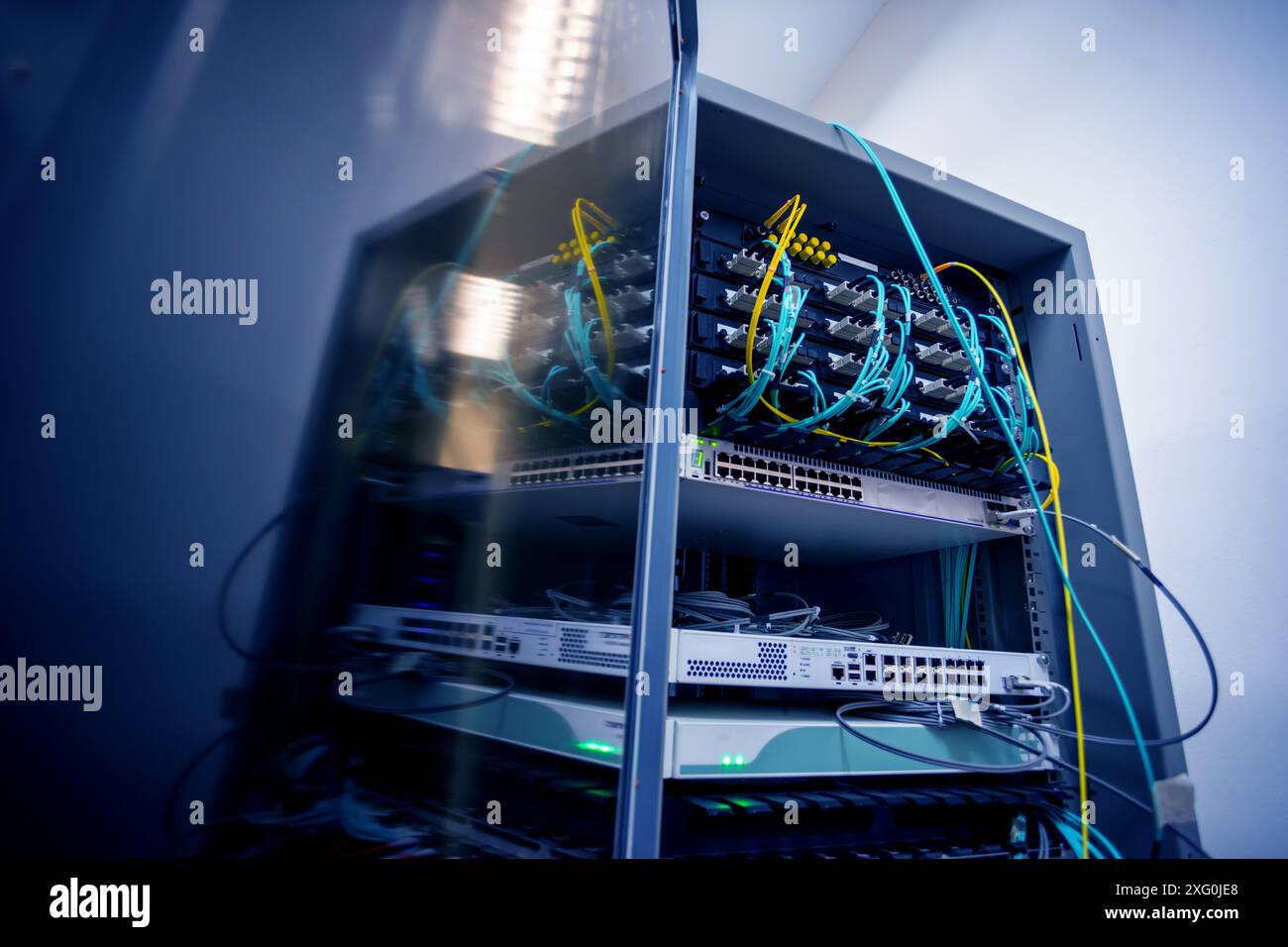 Gateway internet access service hi-res stock photography and images - Alamy