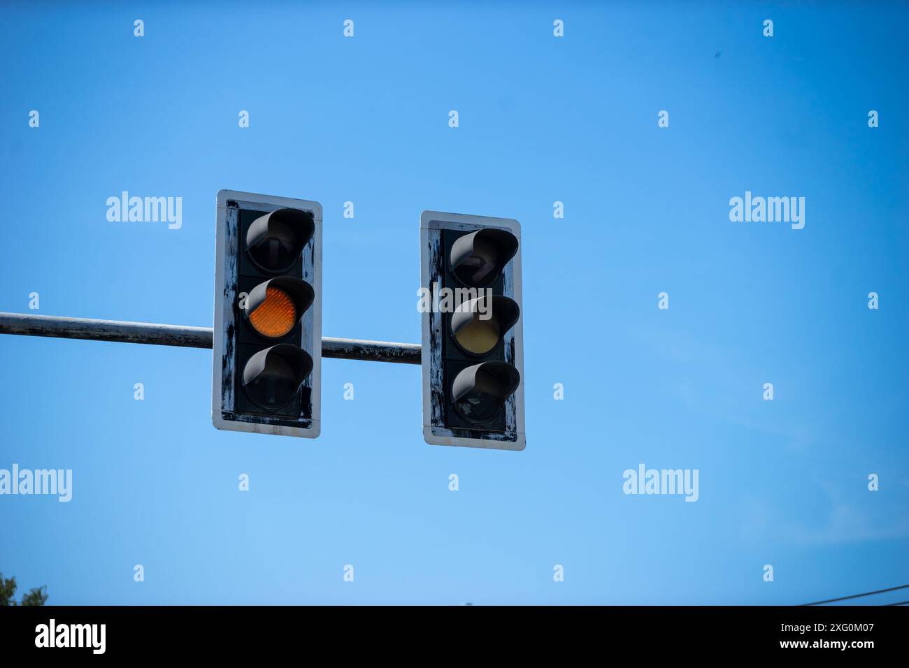 Traffic red light stop signal Stock Photo - Alamy