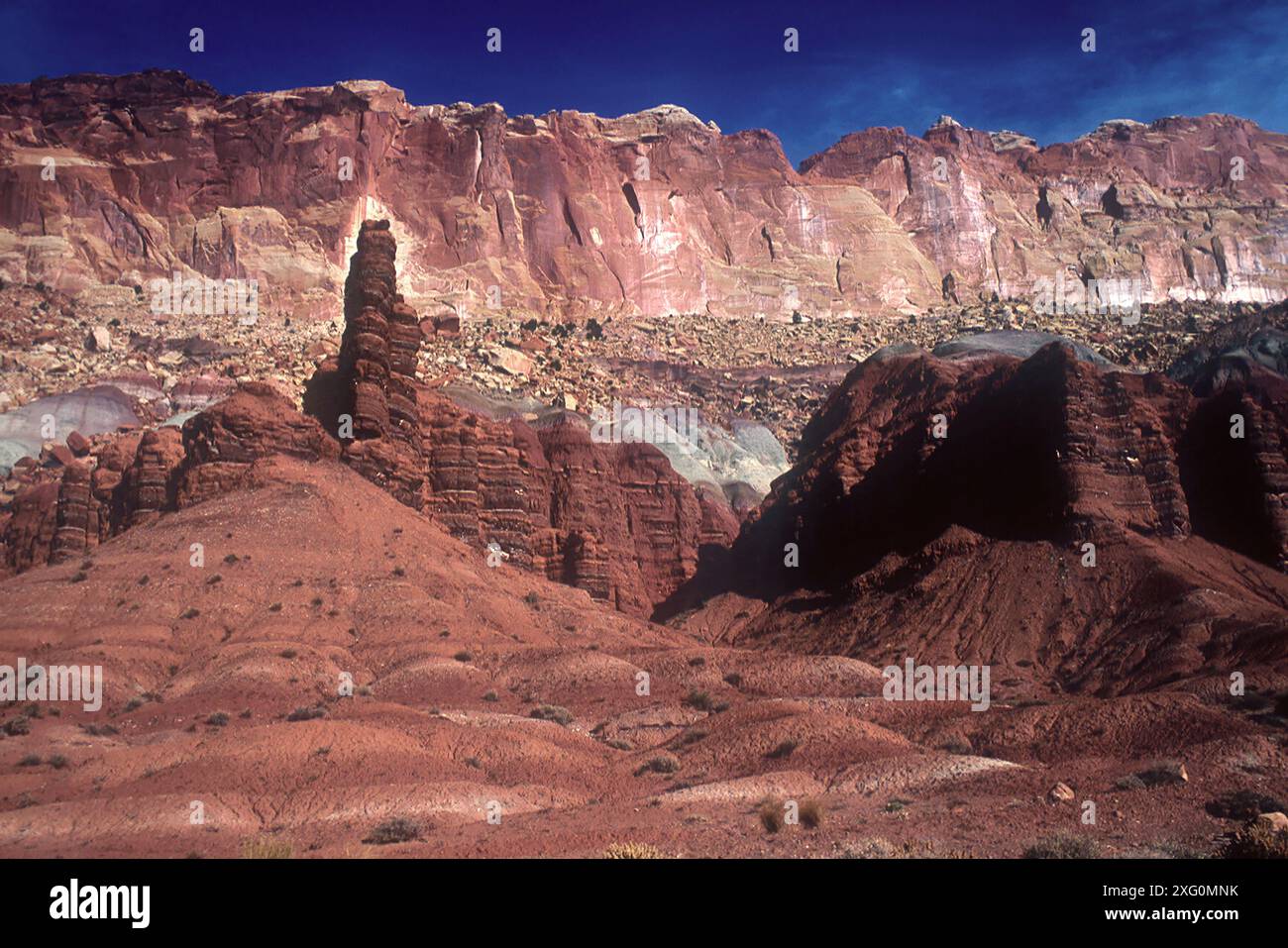 Cliff face with geological layers, Capital Reef National Park, Utah ...