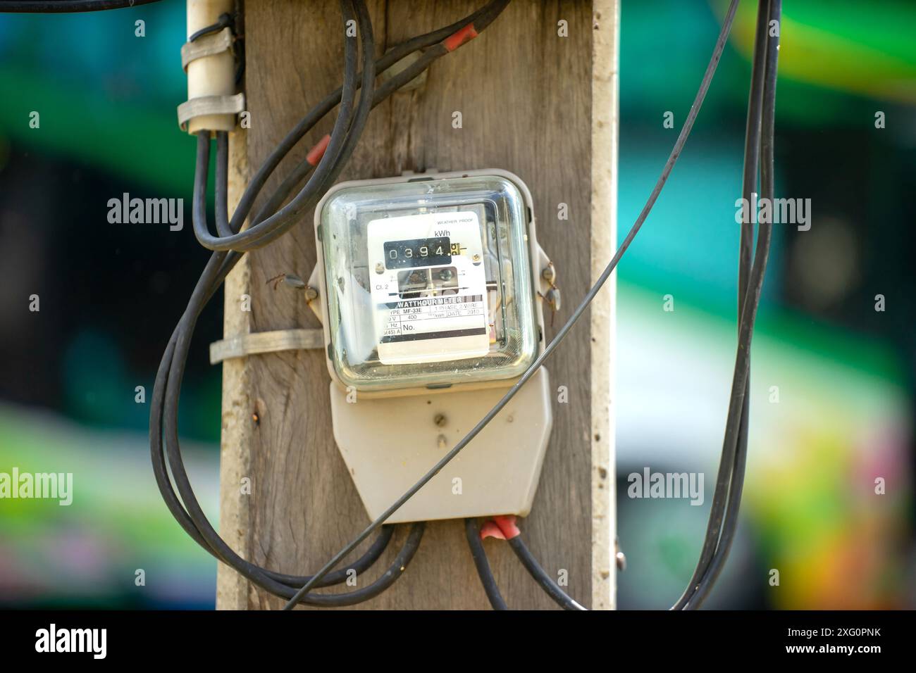 Electric meter Made to Measure Amount of AC power in the house and in ...