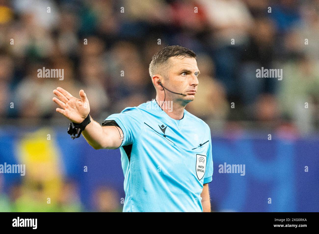 Hamburg, Germany. 05th, July 2024. Referee Michael Oliver seen during ...