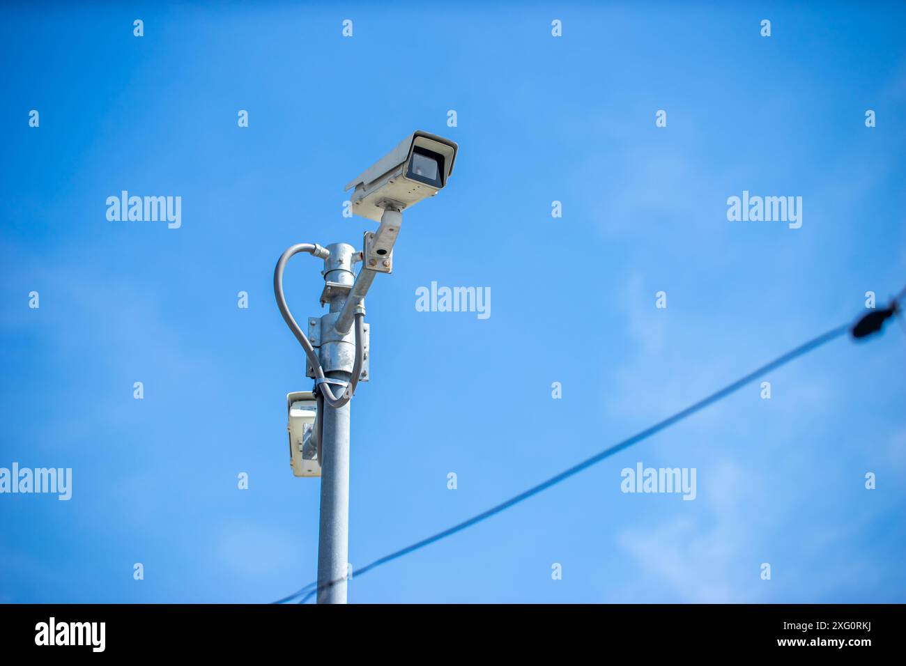 Fitting a security camera hi-res stock photography and images - Alamy