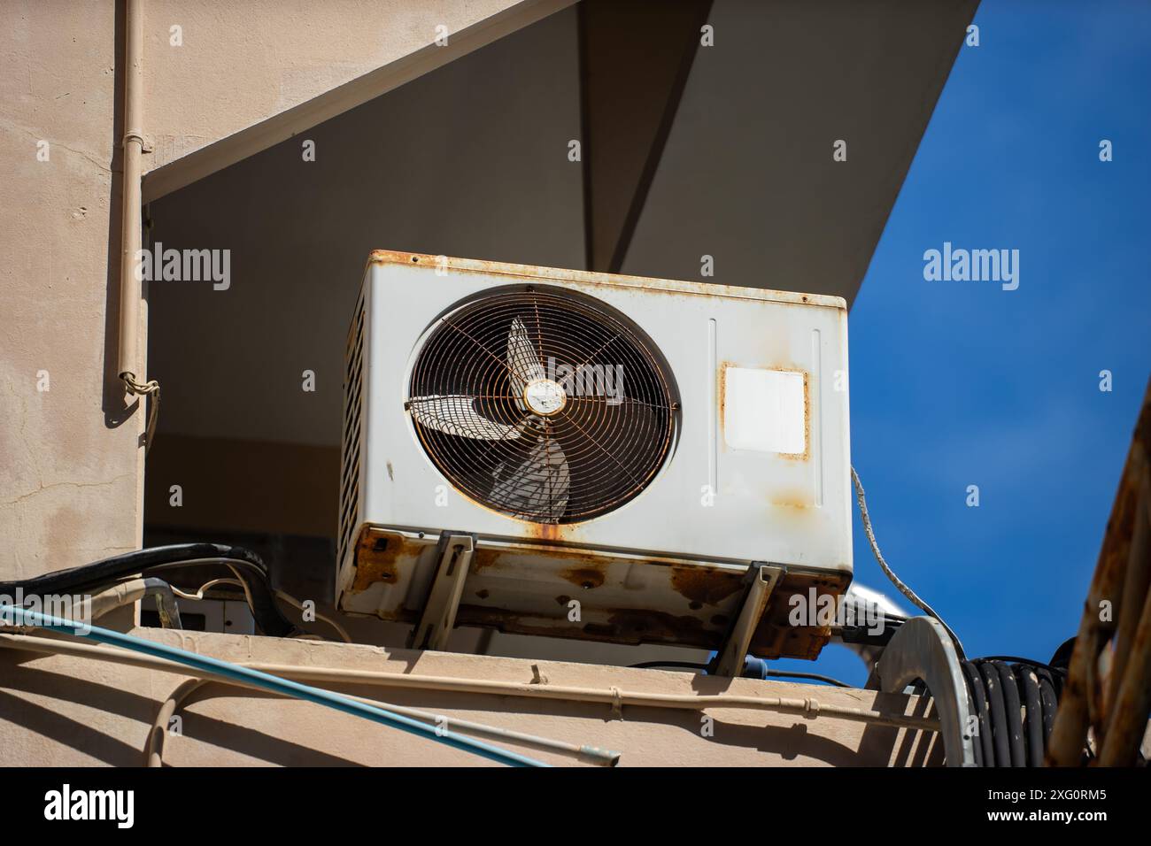 It is a device used to change the state of refrigerant from vapor to ...