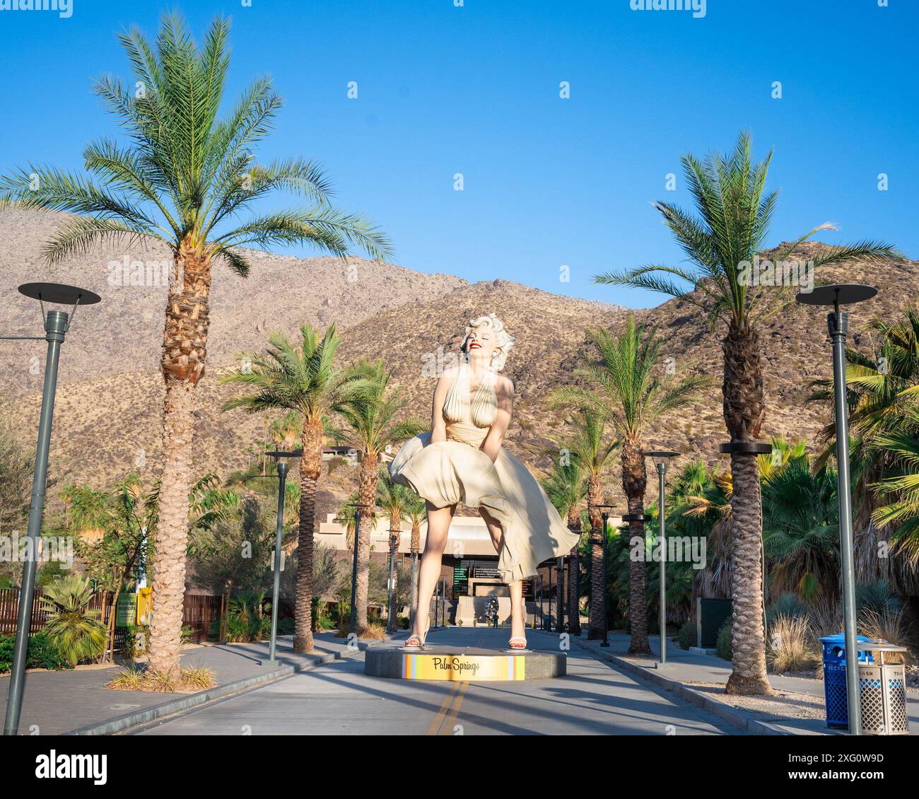 Marilyn Monroe statue outside the Palm Springs Art Museum in Palm ...