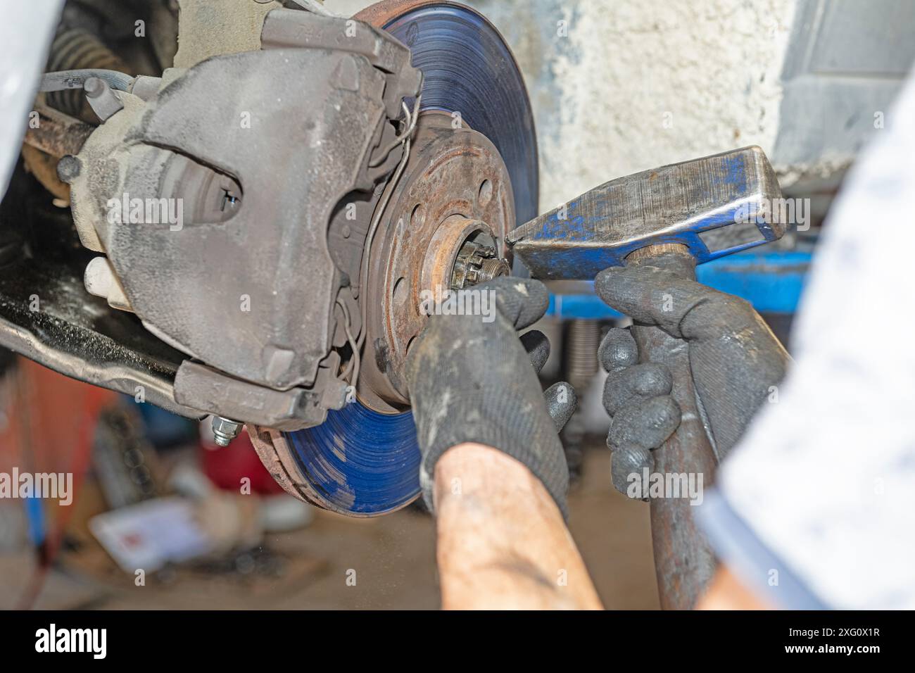 Car suspension repair detail in hi-res stock photography and images - Alamy