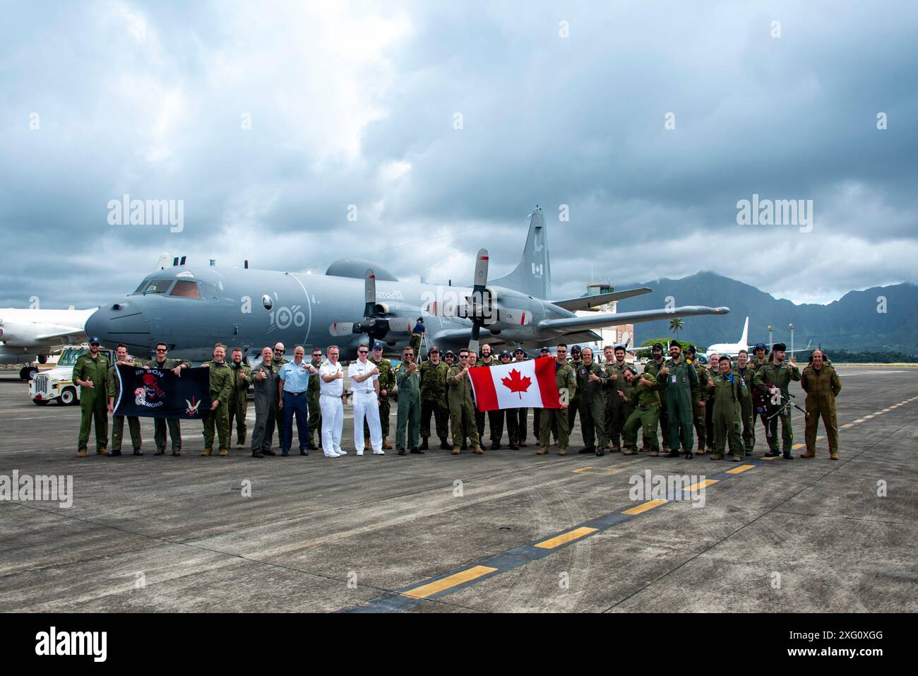 Combined Task Force 172 members pose for a photo with the Royal ...
