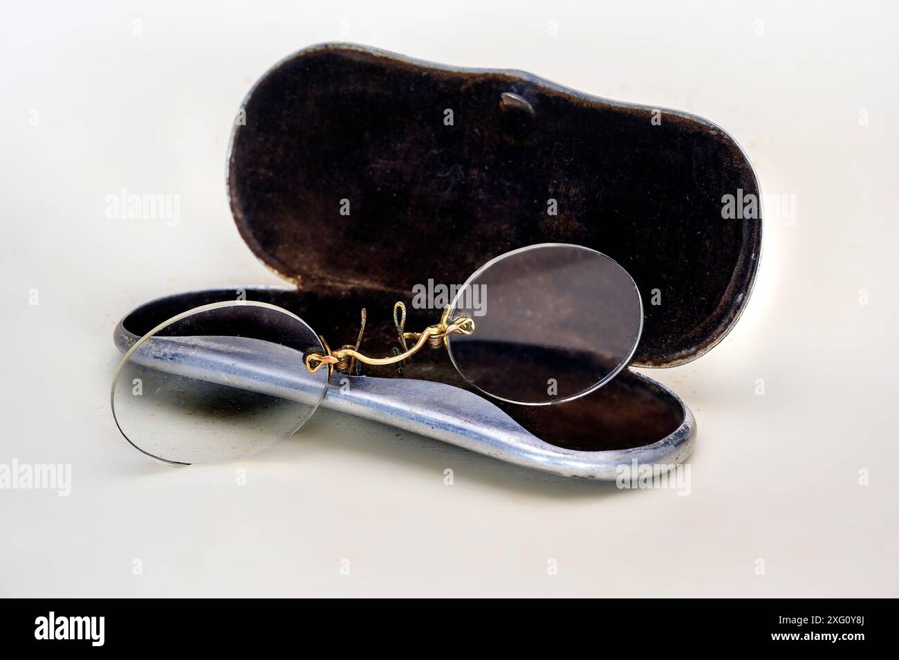 Pince nez glasses hi-res stock photography and images - Alamy