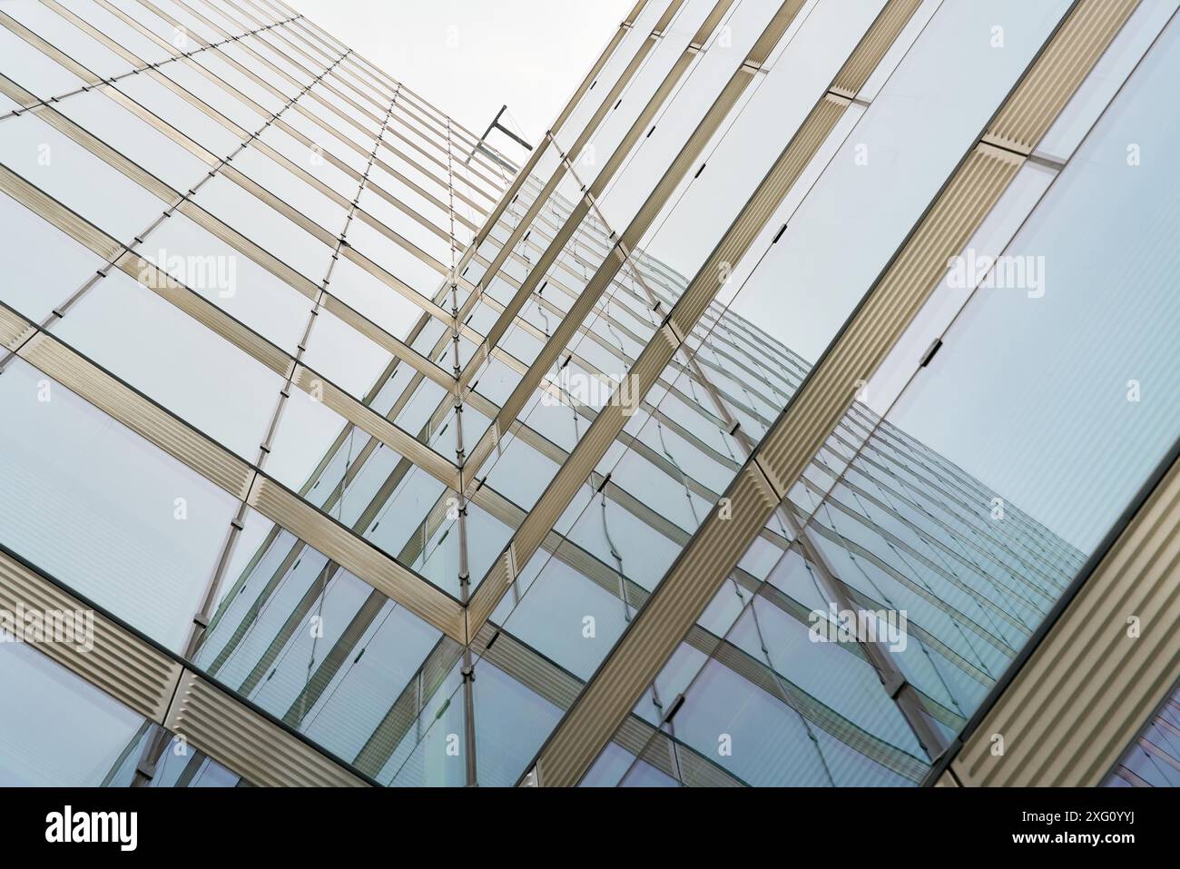 Modern glass facade contemporary hi-res stock photography and images ...