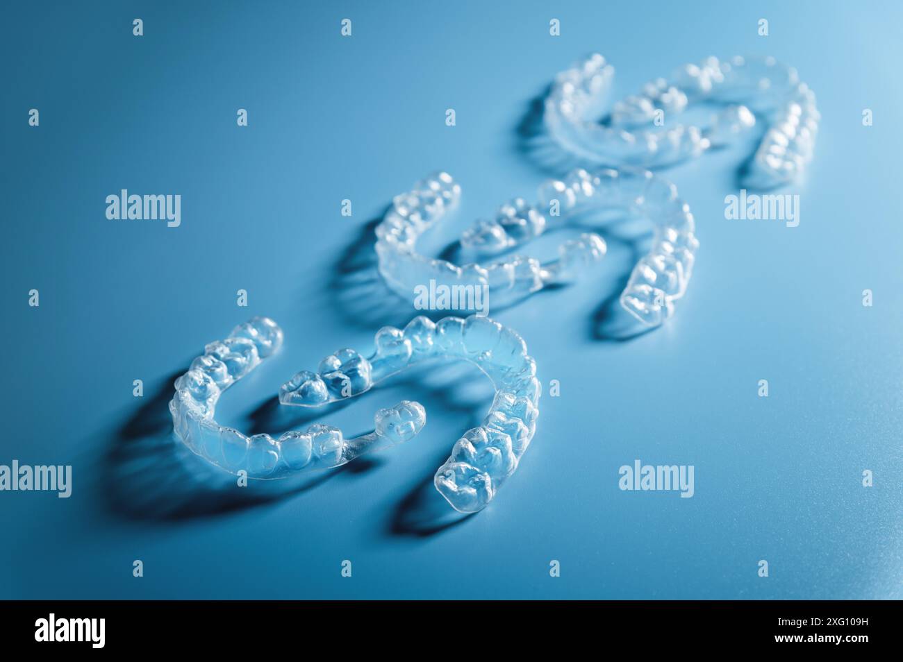 Pairs of teeth hi-res stock photography and images - Alamy