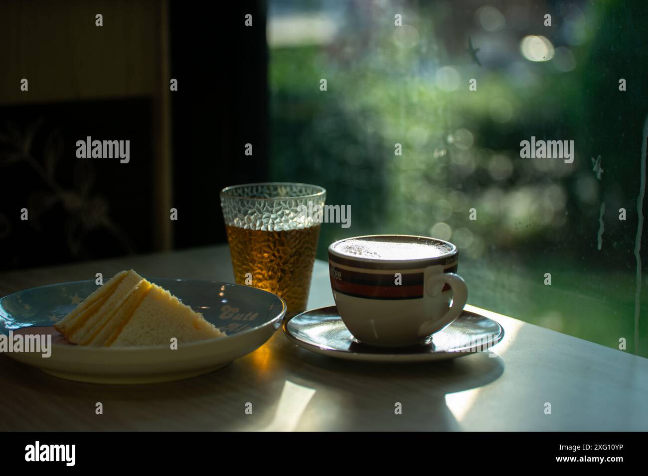 Hot coffee that looks amazing and delicious Stock Photo - Alamy