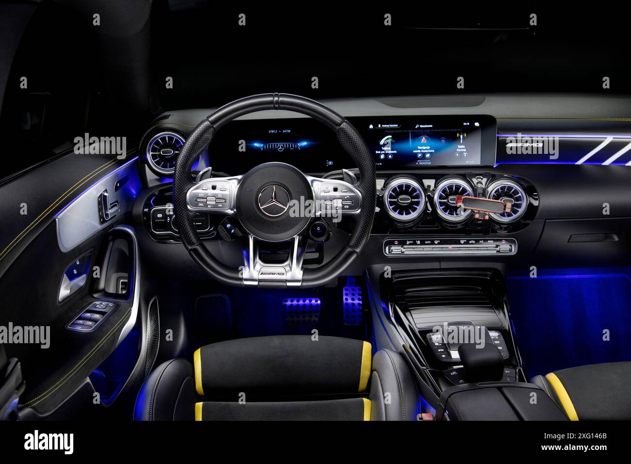 Mercedes-Benz CLA AMG 45 S 4-Matic 8G-DCT, 241KM, breaking shoot, year ...