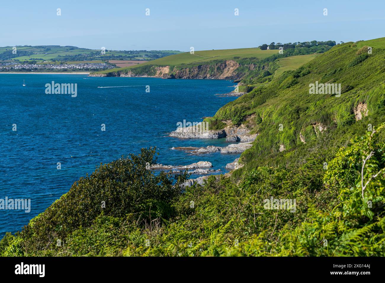 Channel coast and cliffs between Polkerris and Menabilly, Cornwall ...