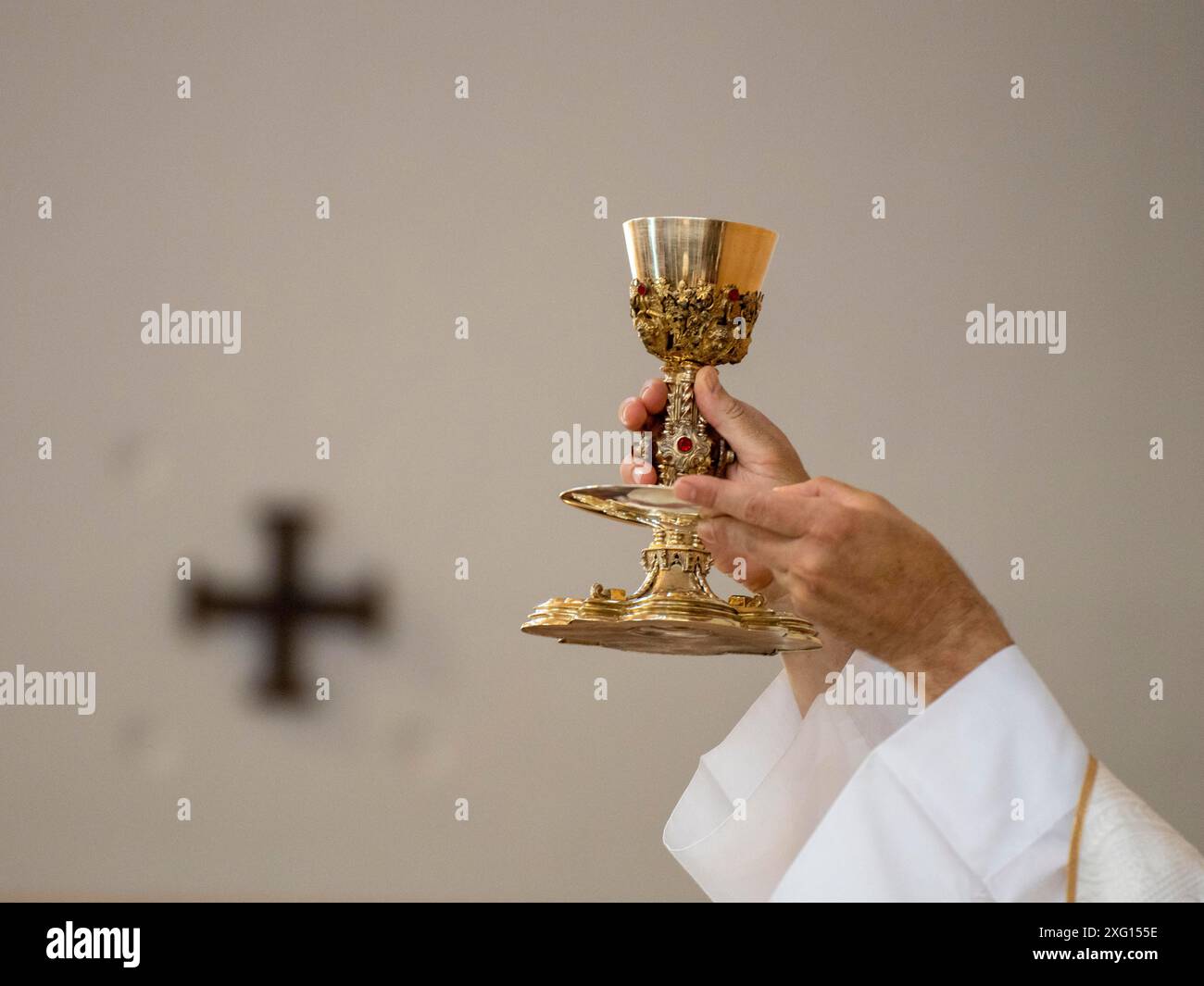 Consecration of wine, Eucharist, Parroquia de Santa Maria Assumpta ...