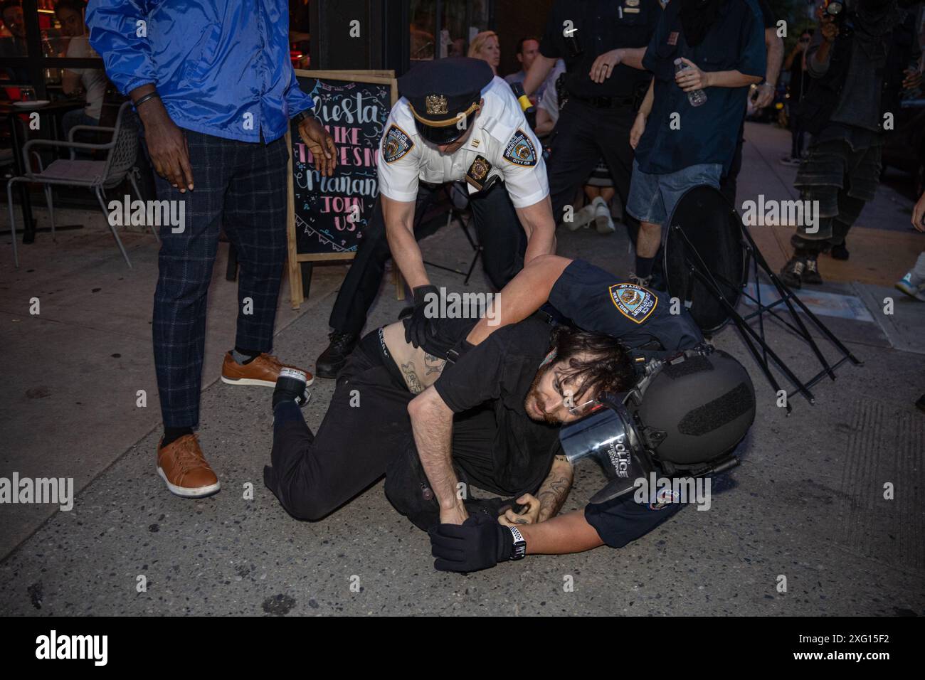 Manhattan, United States. 04th July, 2024. NYPD Captain and SRG Officer ...