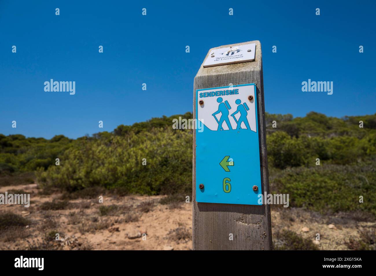 Hiking trail signage, Raco de s'Estalella, s Estanyol de Migjorn ...