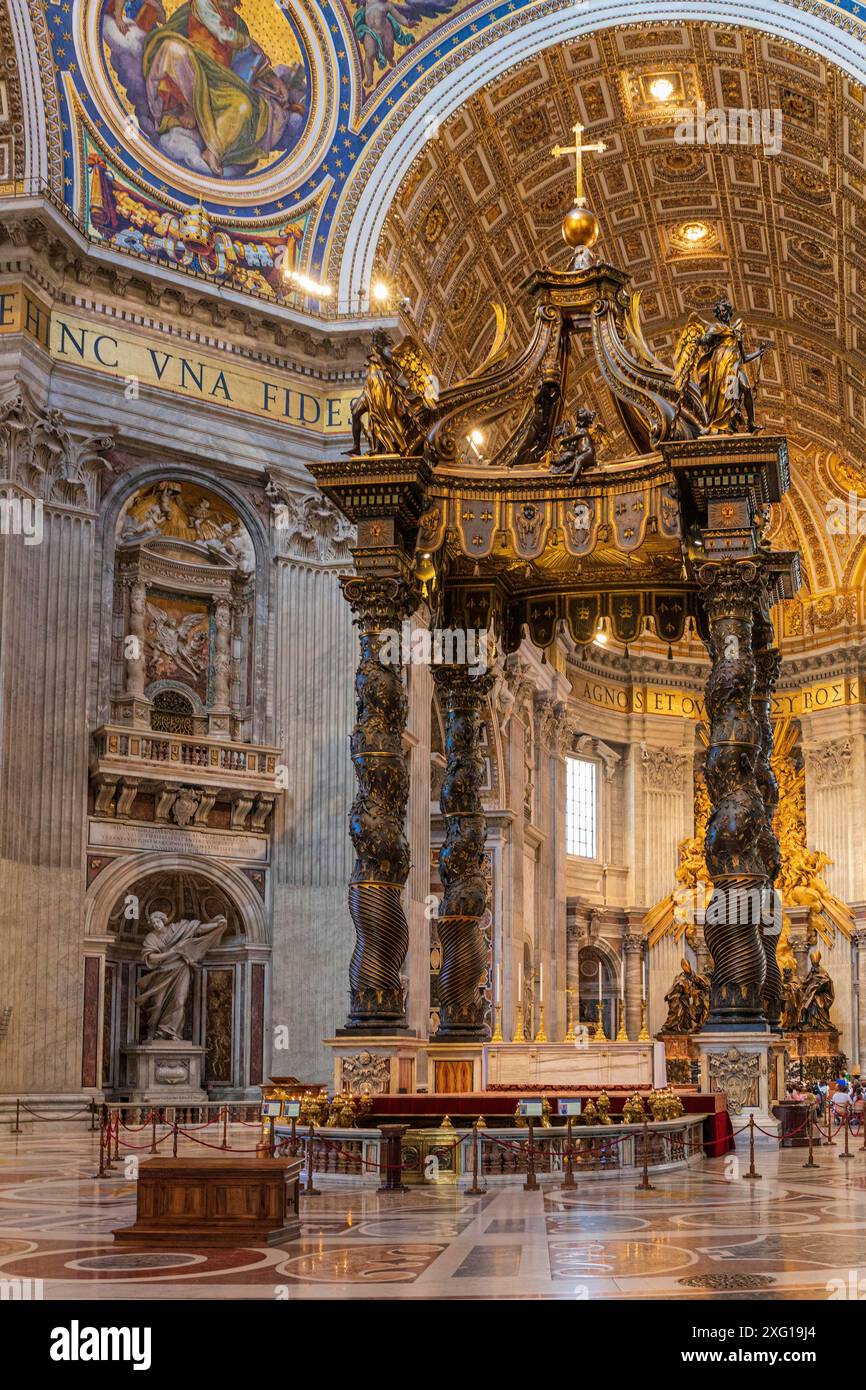 The altar with Berninis baldacchino inside the Italian renaissance ...