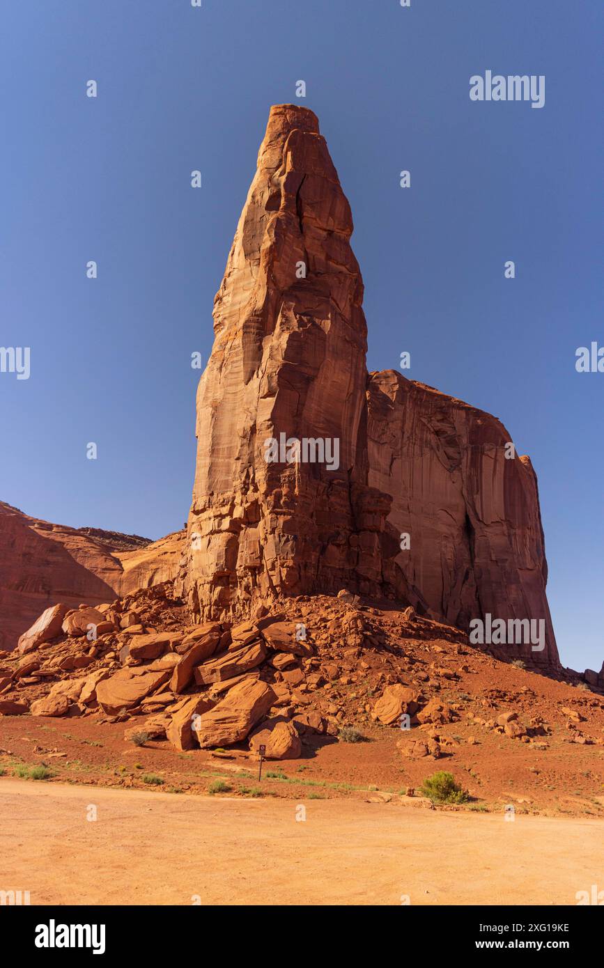 Spires and buttes viewed along the 17 mile loop drive within the Navajo ...