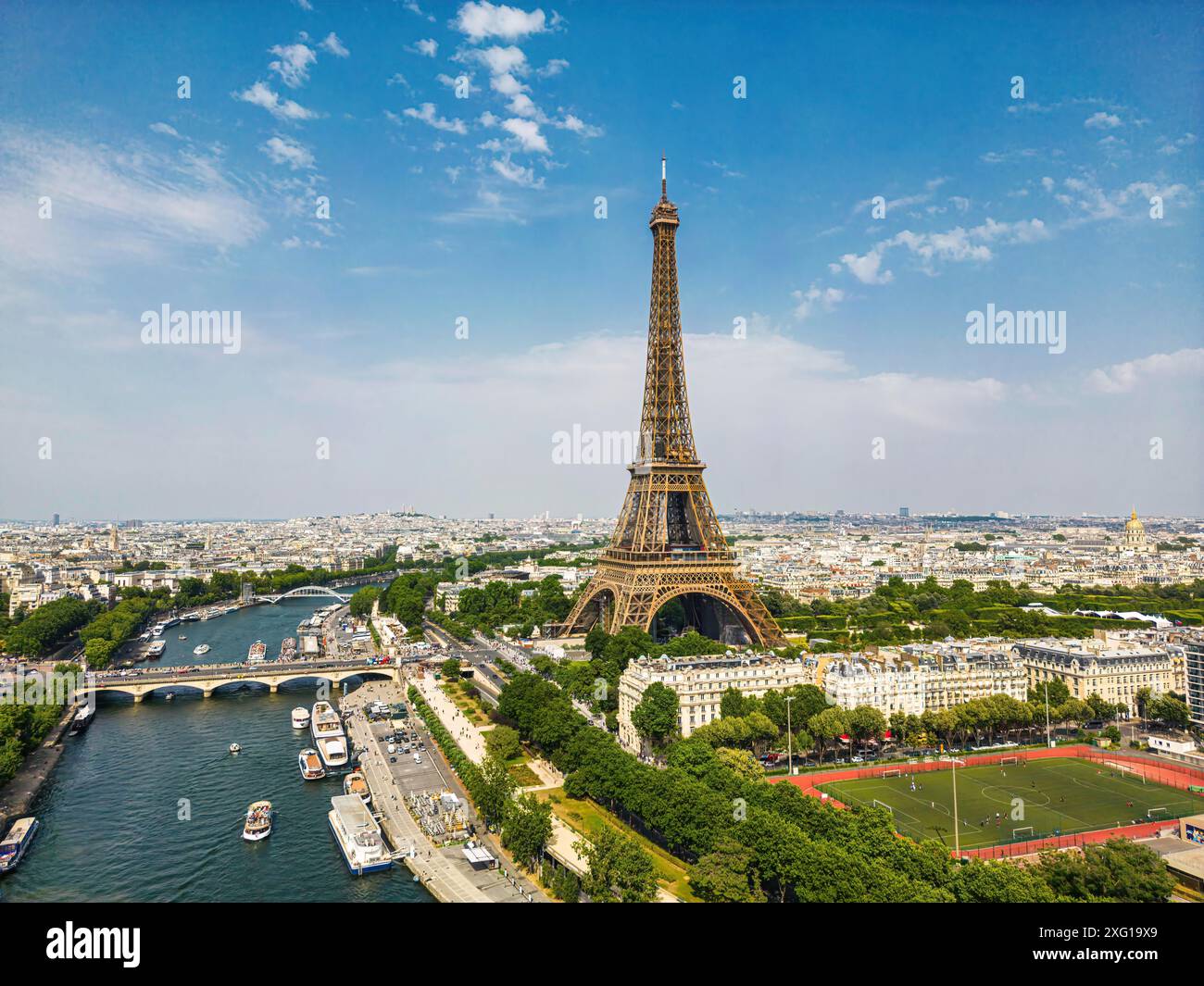 Panoramic view above historical Parisian buildings and landmarks Stock ...