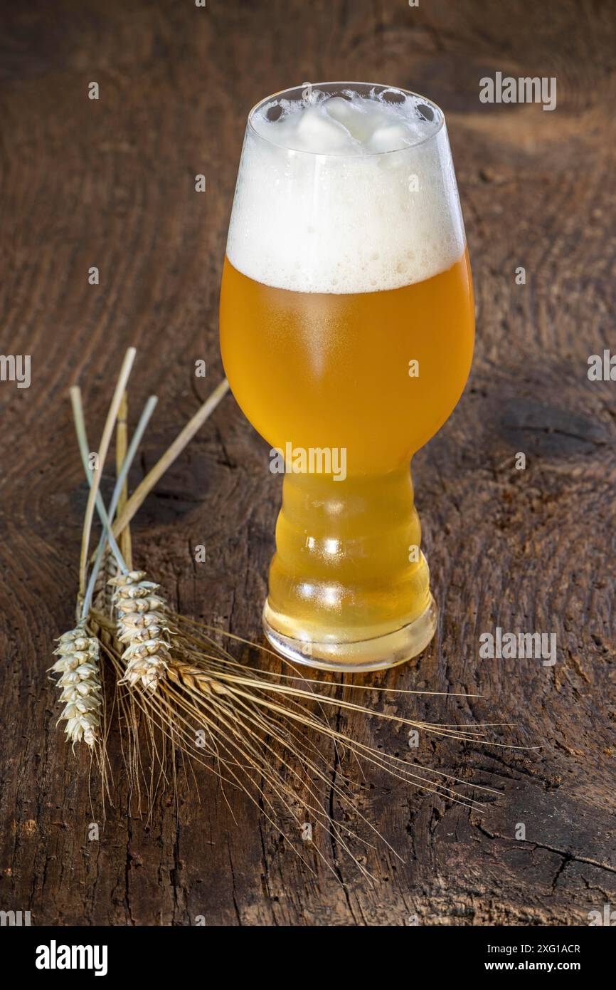 Ipa glass hi-res stock photography and images - Alamy