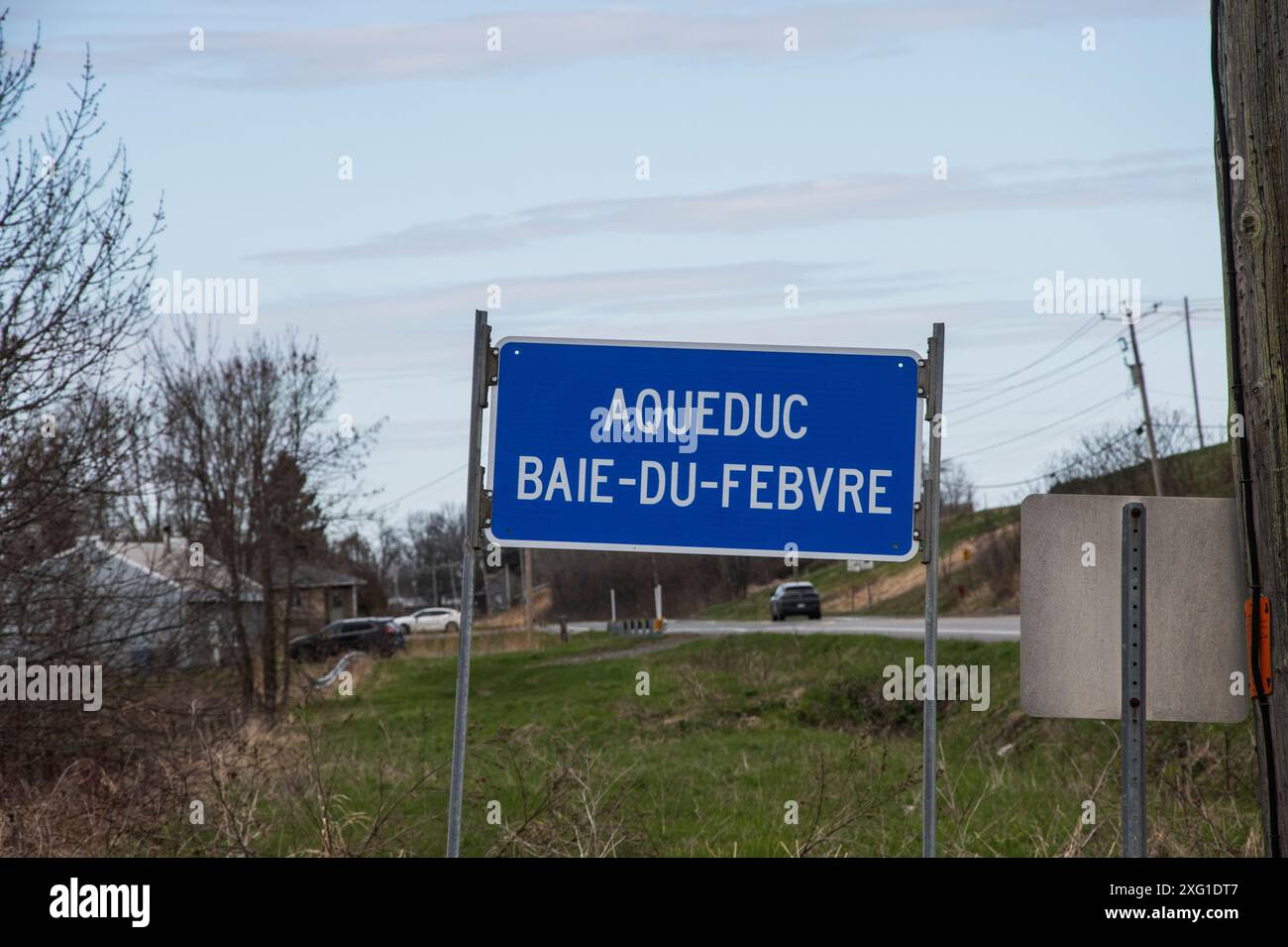 Quebec road signs hi-res stock photography and images - Alamy