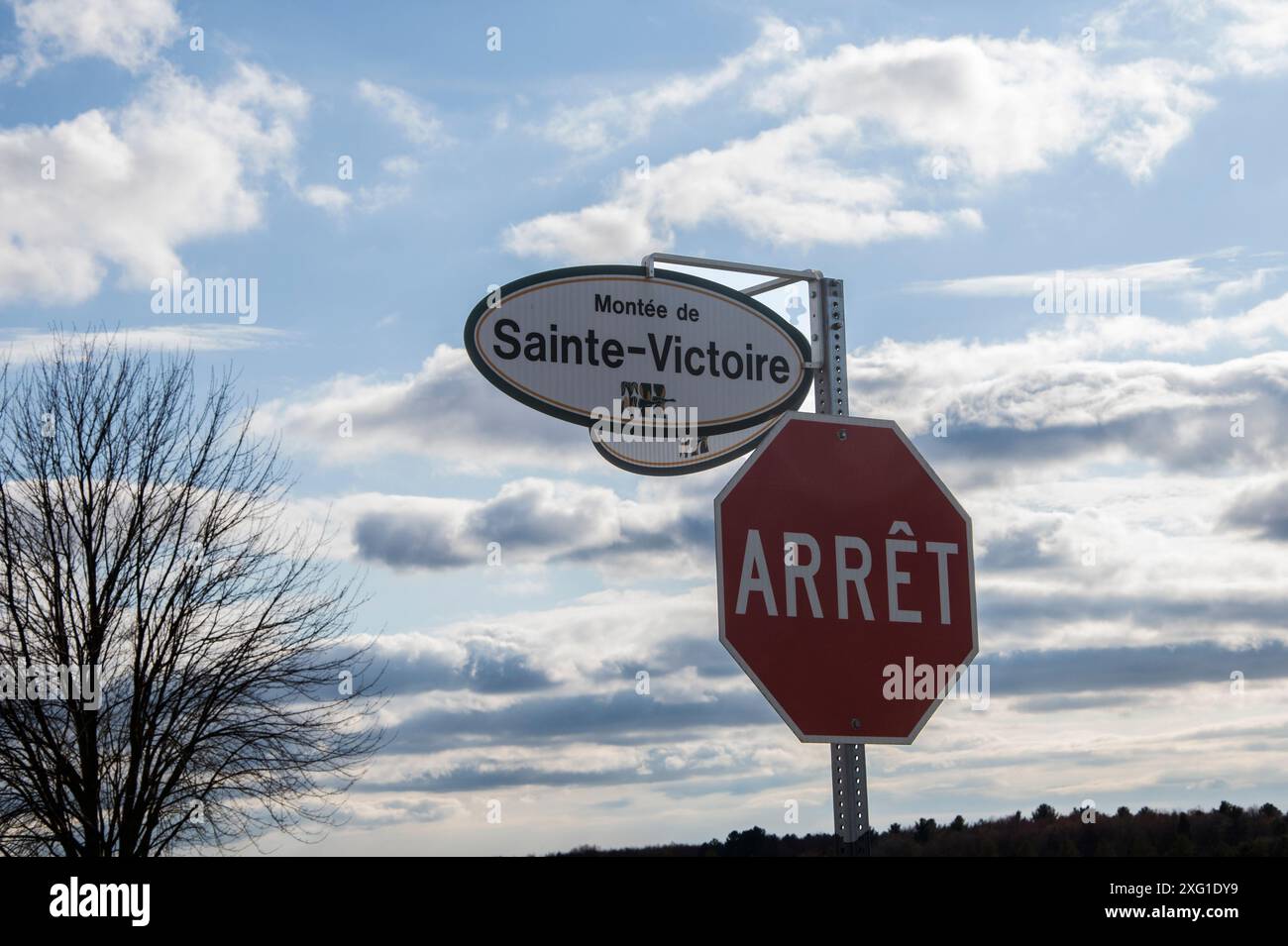 Sainte-Victoirel and stop signs on QC 239 in Sainte-Victoire-de-Sorel ...
