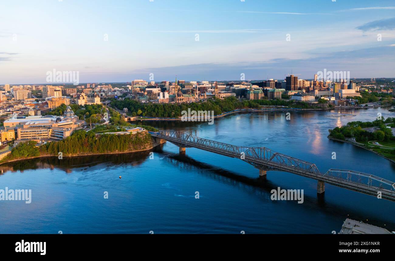 Aerial library parliament ottawa city hi-res stock photography and ...