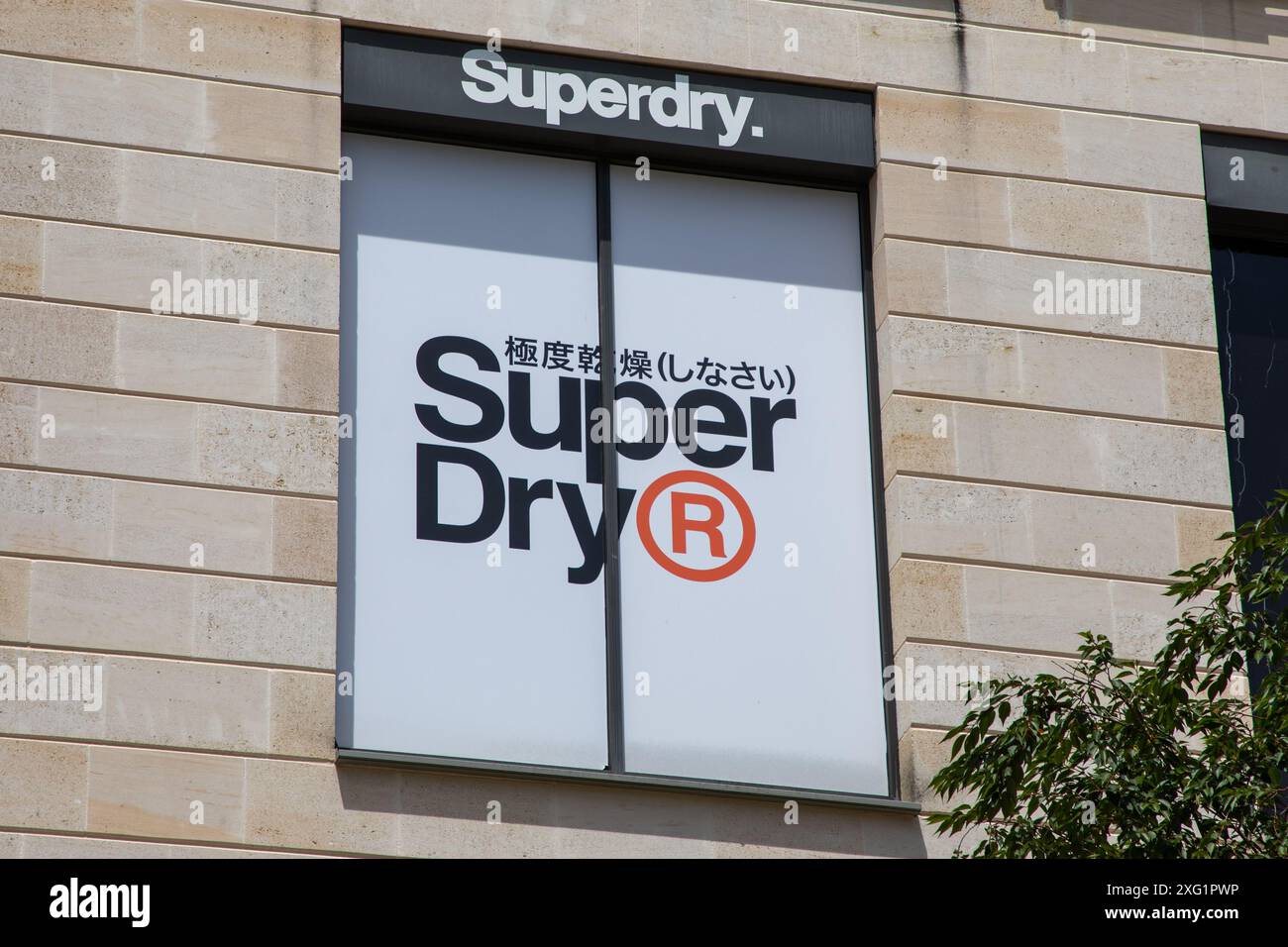 Superdry popup hi-res stock photography and images - Alamy
