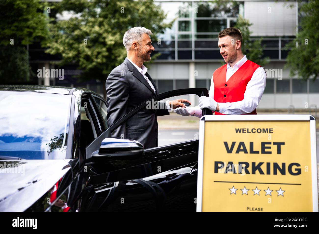 Business attire receives hi-res stock photography and images - Alamy