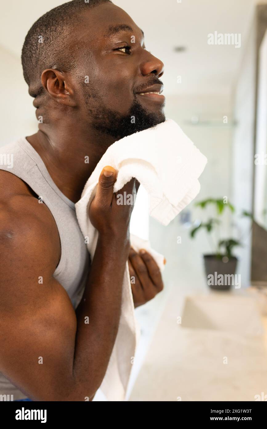 Face drying hi-res stock photography and images - Alamy