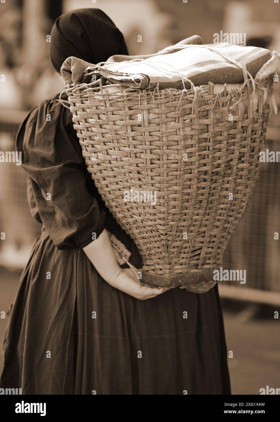 Women of the italian resistance hi-res stock photography and images - Alamy