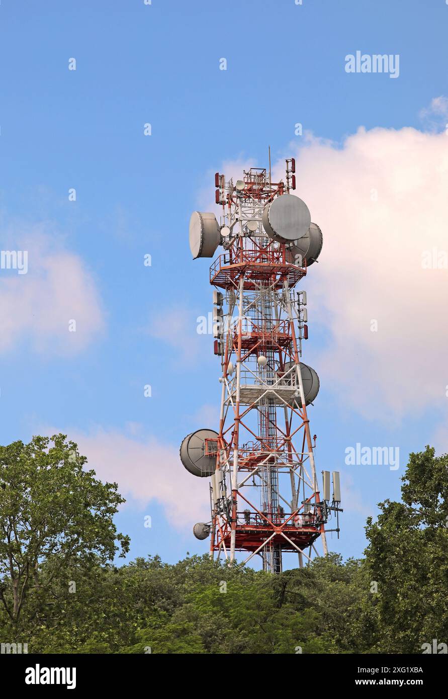 Towering radar hi-res stock photography and images - Alamy