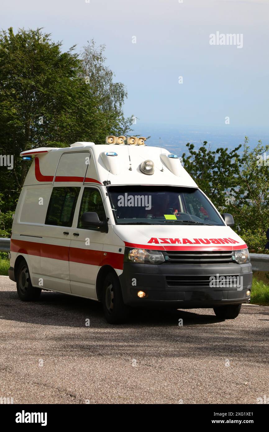 Ambulance in rear view mirror hi-res stock photography and images - Alamy