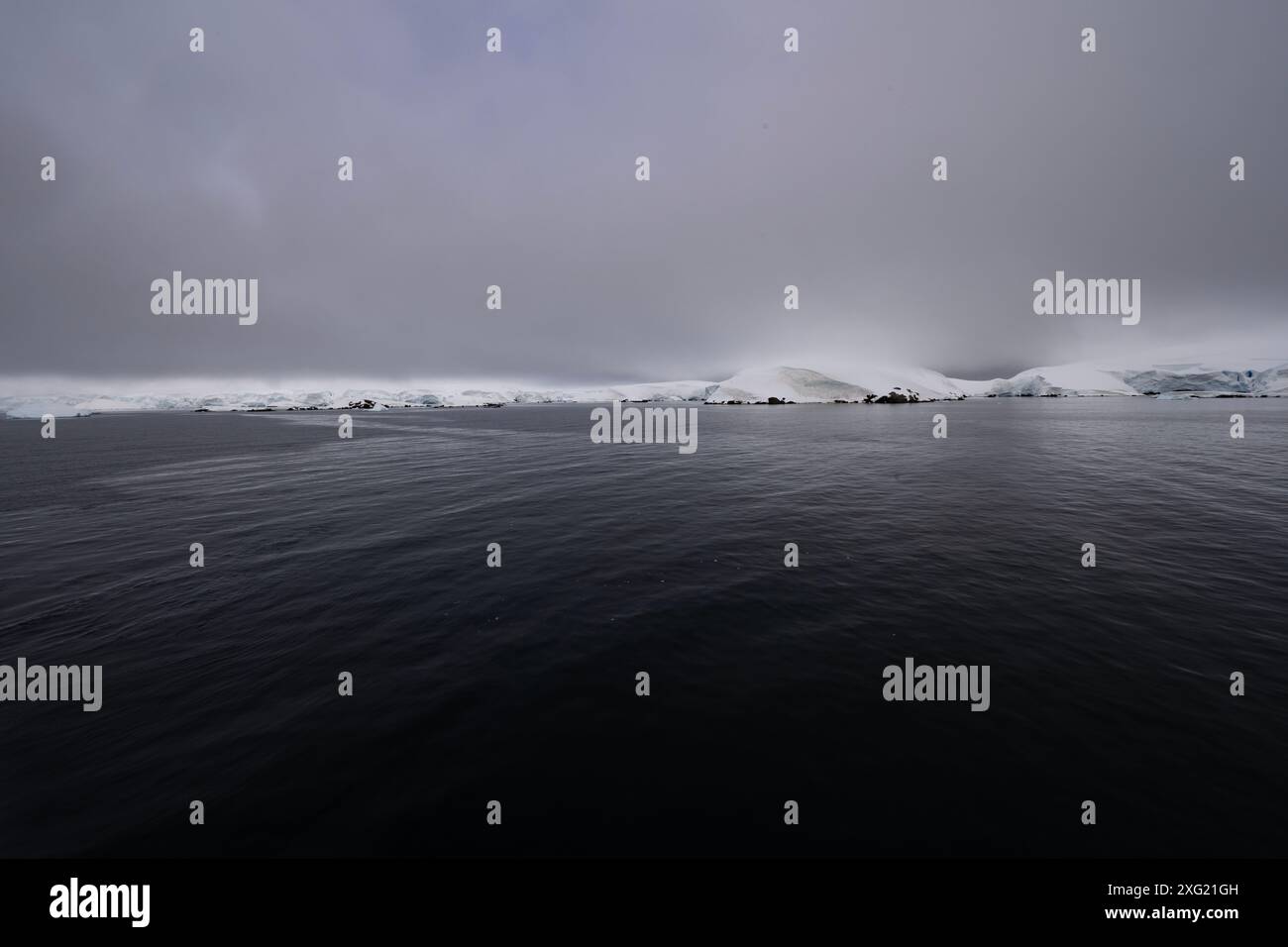 Antarctic peninsular mist hi-res stock photography and images - Alamy