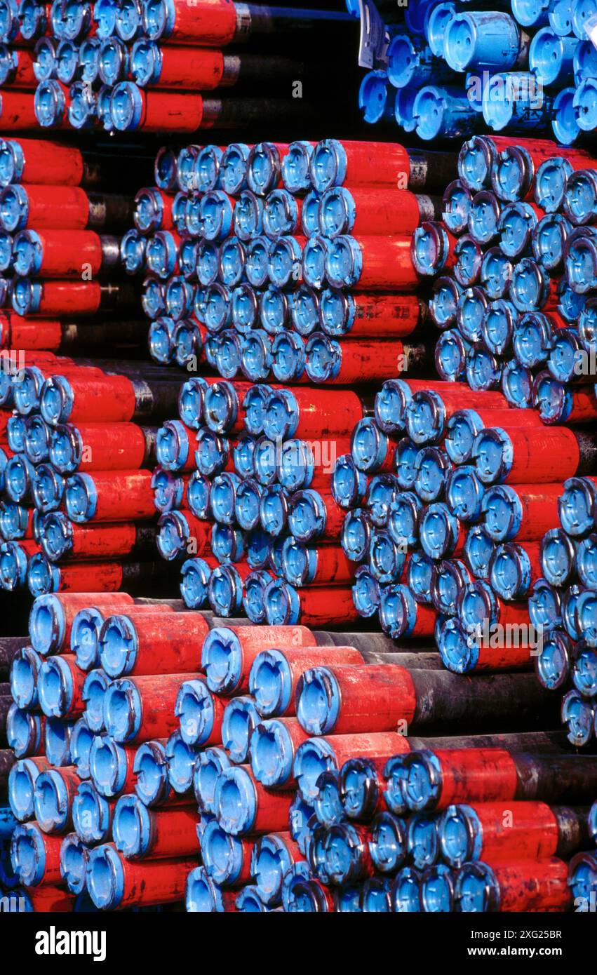 Steel tubes building materials hi-res stock photography and images - Alamy
