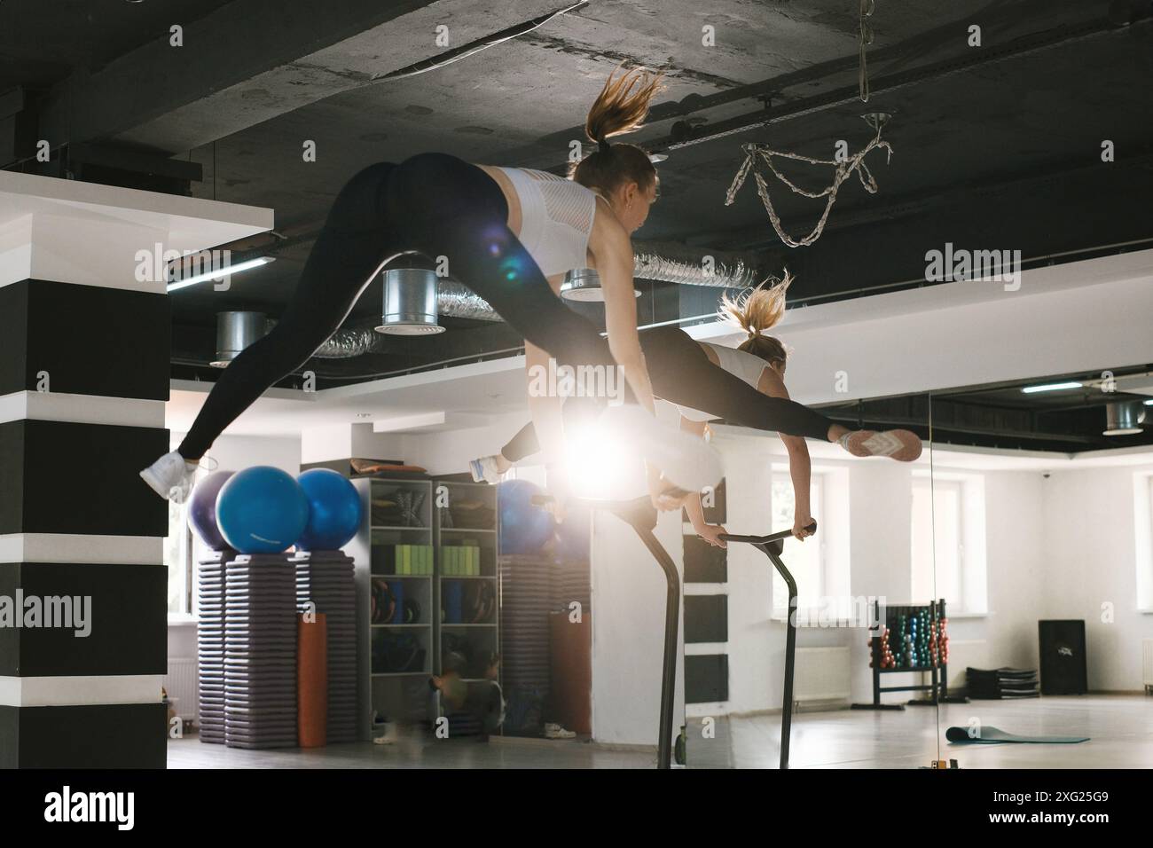 Highy jump women hi-res stock photography and images - Alamy