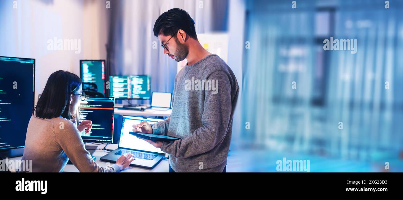 Analysis programming hi-res stock photography and images - Alamy