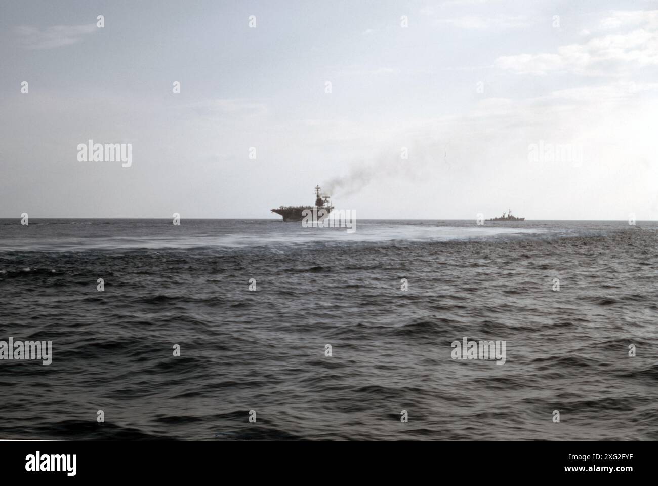 US NAVY / United States Navy Aircraft Carrier Kitty-Hawk-Class USS ...