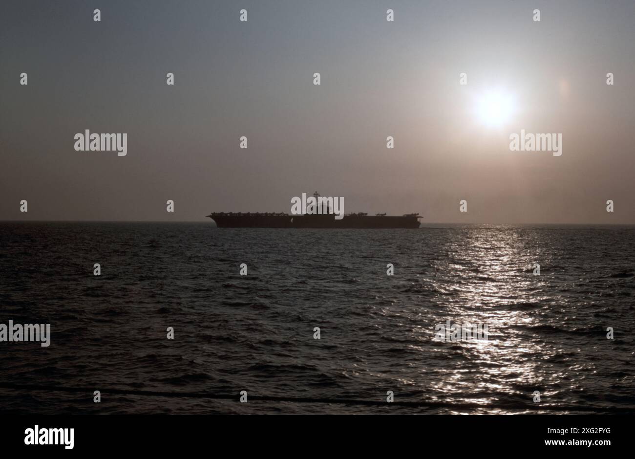 US NAVY / United States Navy Aircraft Carrier Kitty-Hawk-Class USS ...