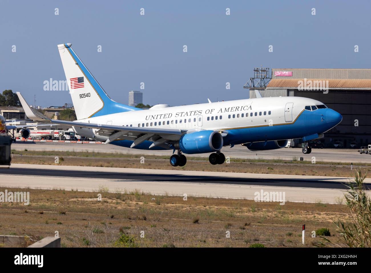 US Air Force Boeing C-40C BBJ (737-7CP) Clipper (REG: 09-0540) landing ...