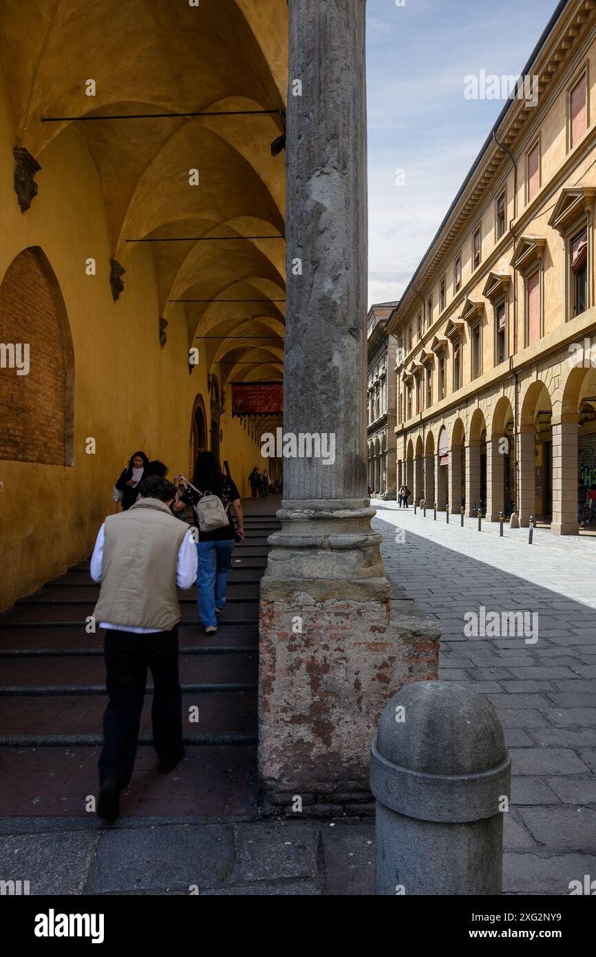 Via zamboni bologna hi-res stock photography and images - Alamy