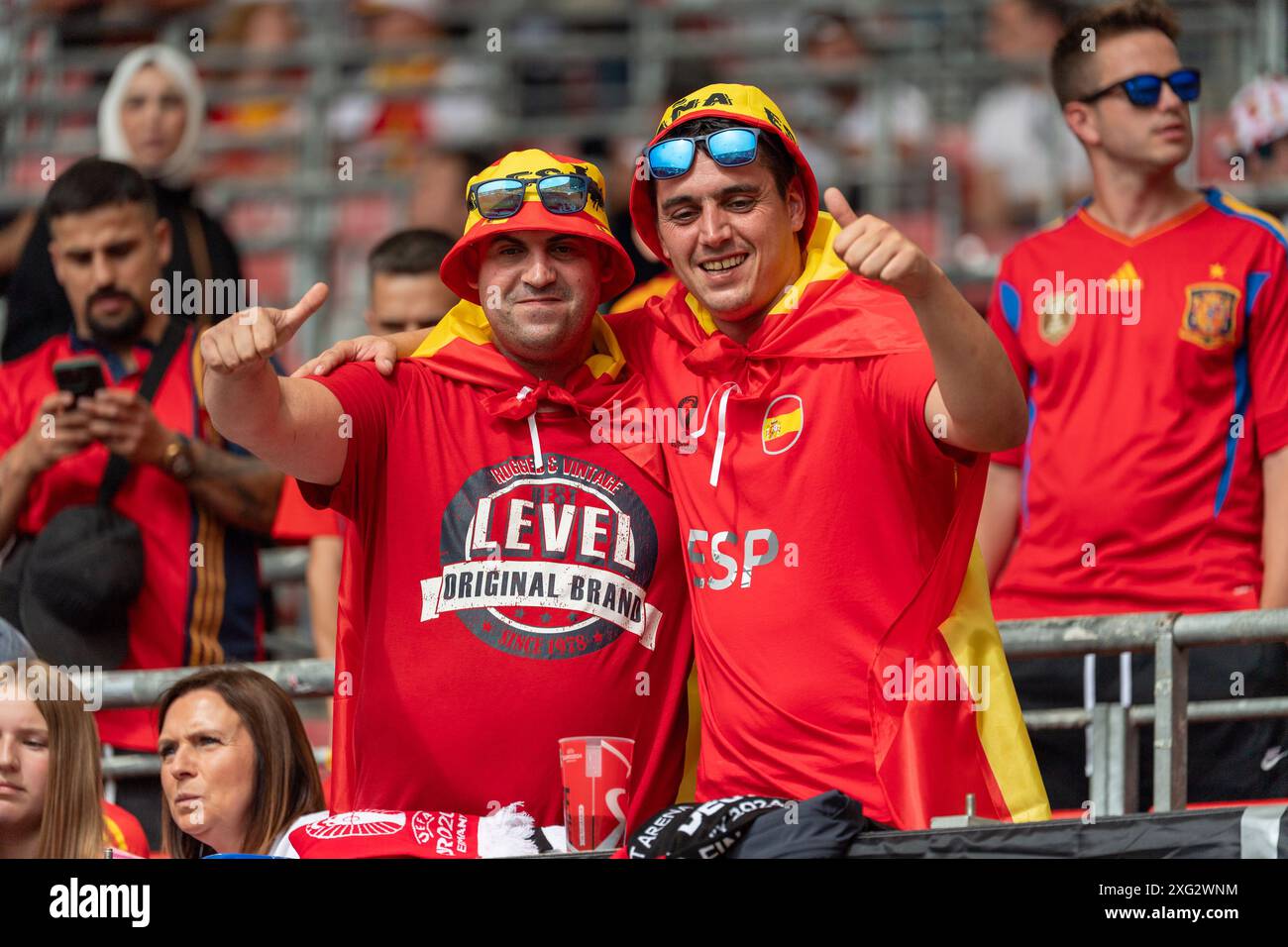 Spanische Fans. GER, Spanien (ESP) vs. Deutschland (GER), Fussball ...