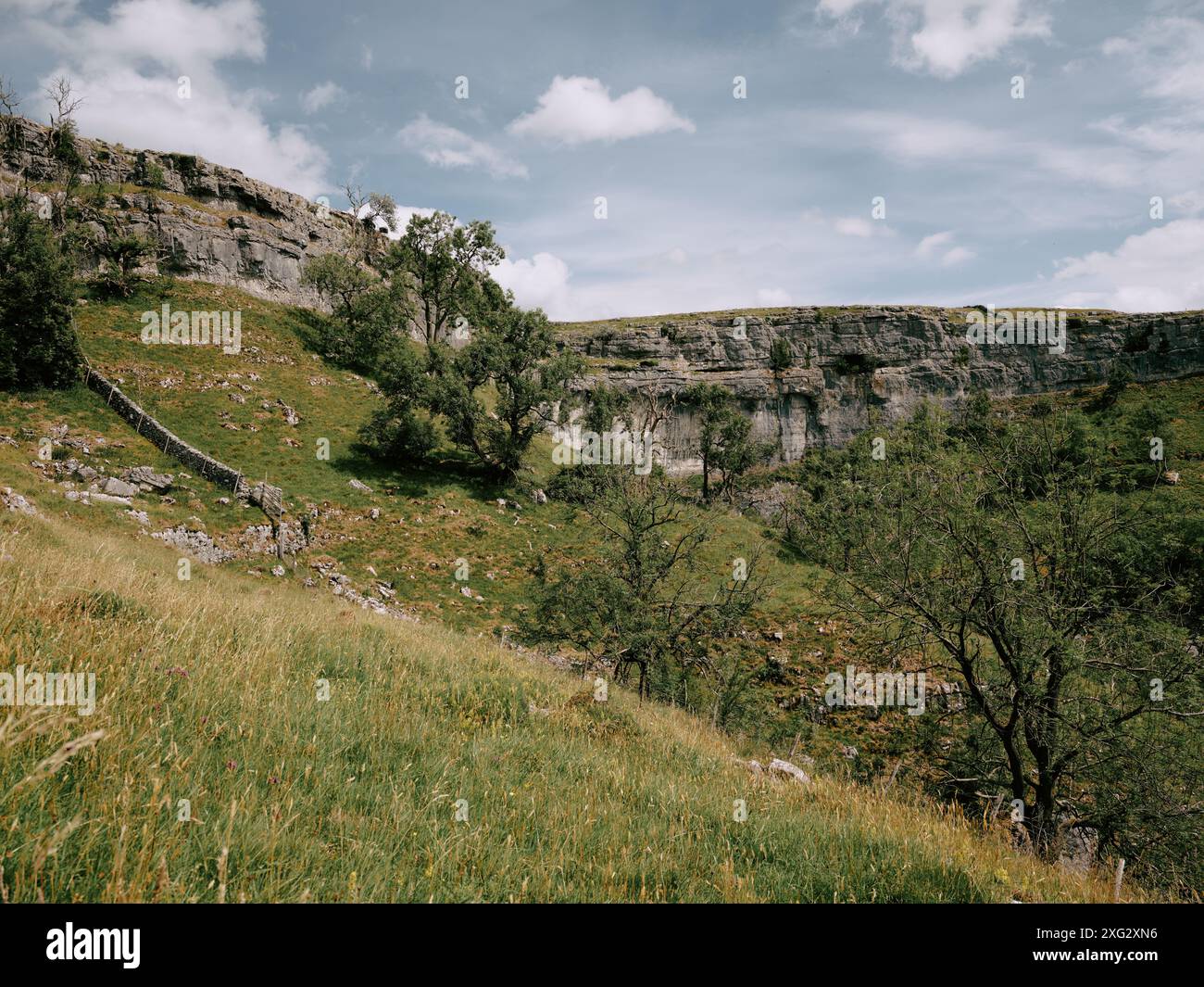 Malham Cove, Malhamdale, Yorkshire Dales, North Yorkshire England UK ...