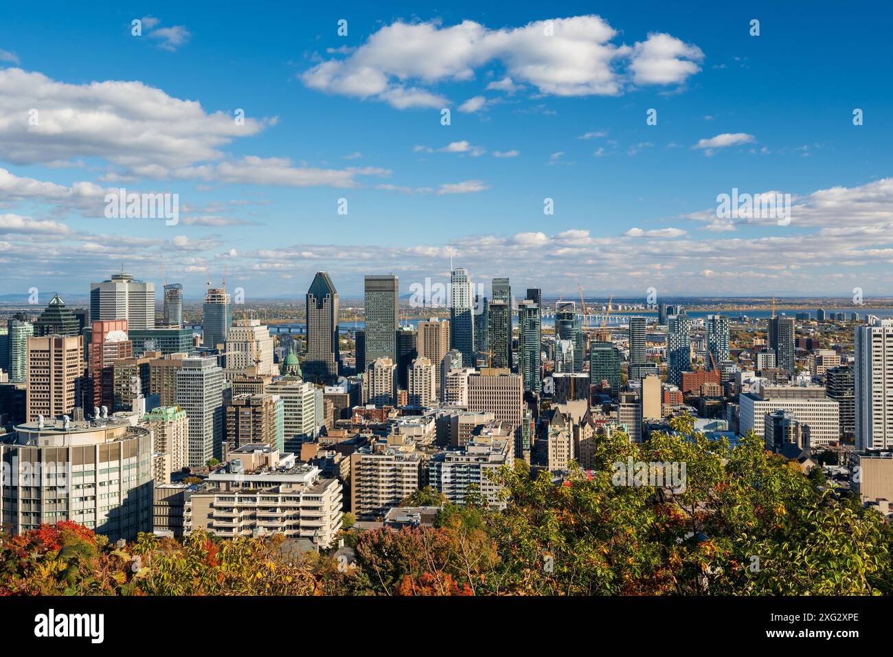 Downtown Montreal city skyline in autumn. Montreal, Quebec, Canada ...